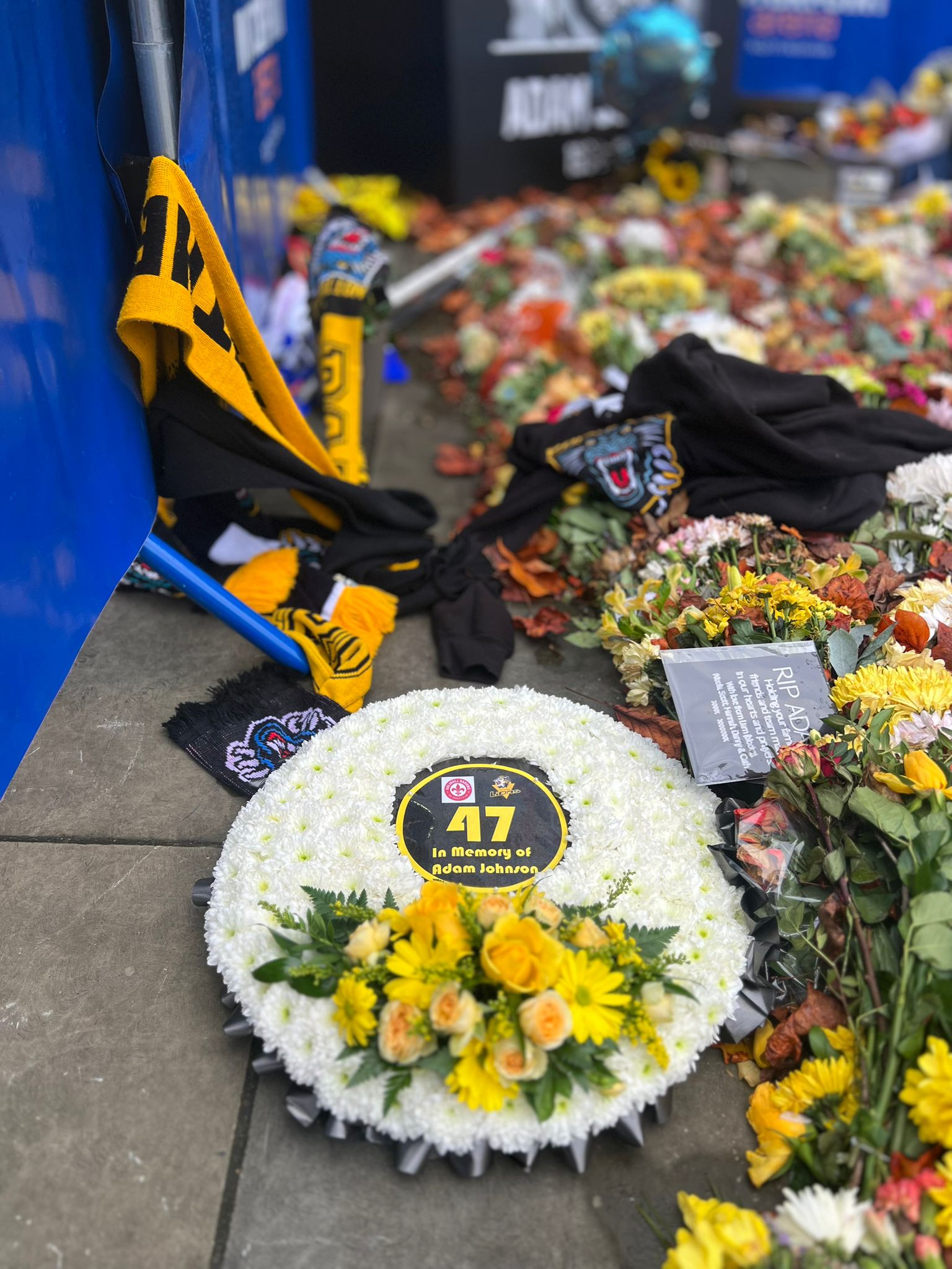 Barons & Lions pay tribute to Adam Johnson – Solihull Barons Ice Hockey